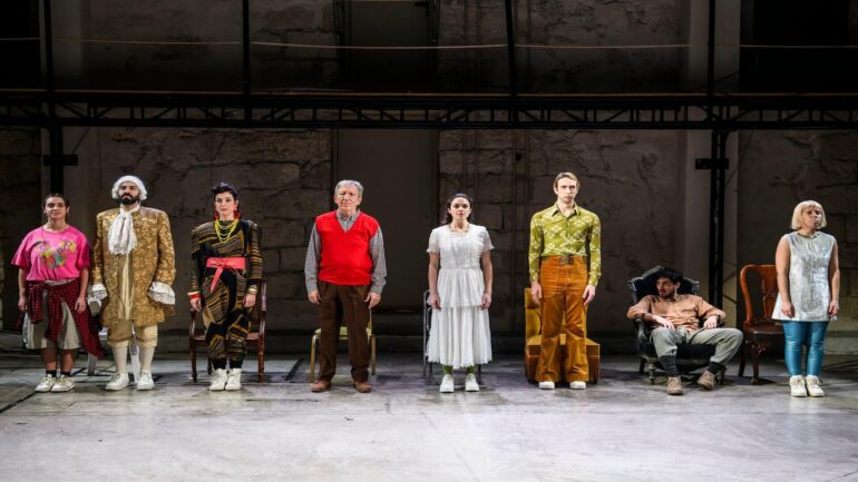 "ΣΚΙΤΣΟ 3 - ΧΡΟΝΙΚΟ ΜΙΑΣ ΕΞΗΜΕΡΩΣΗΣ" ΑΠΟ ΤΟ ΕΘΝΙΚΟ ΘΕΑΤΡΟ ΚΑΘΕ ...